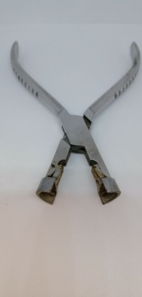 Essilor All-In-One Hand Deblocking Plier - Wynne Optics